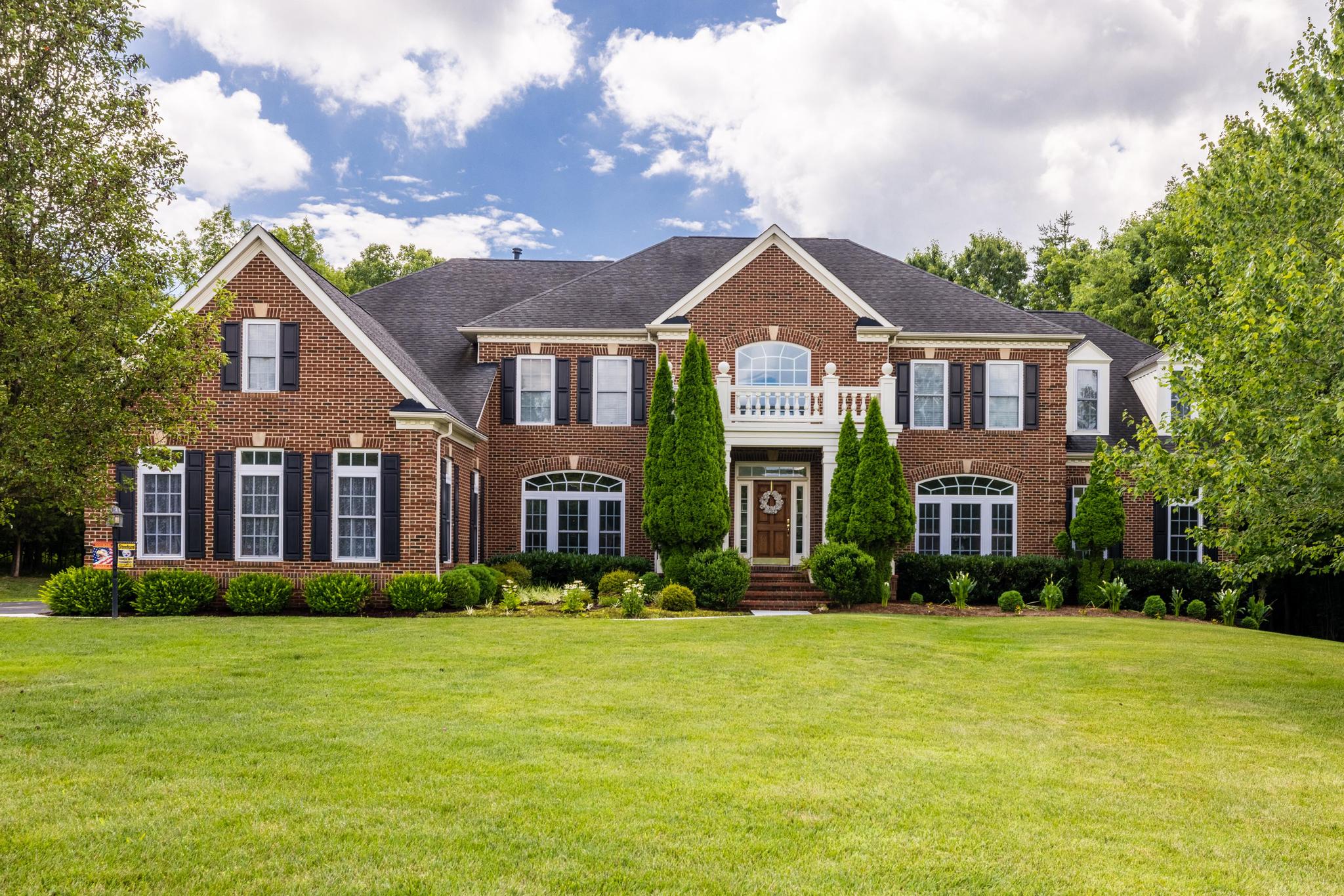 Home [tjbmanagementllc.managebuilding.com]